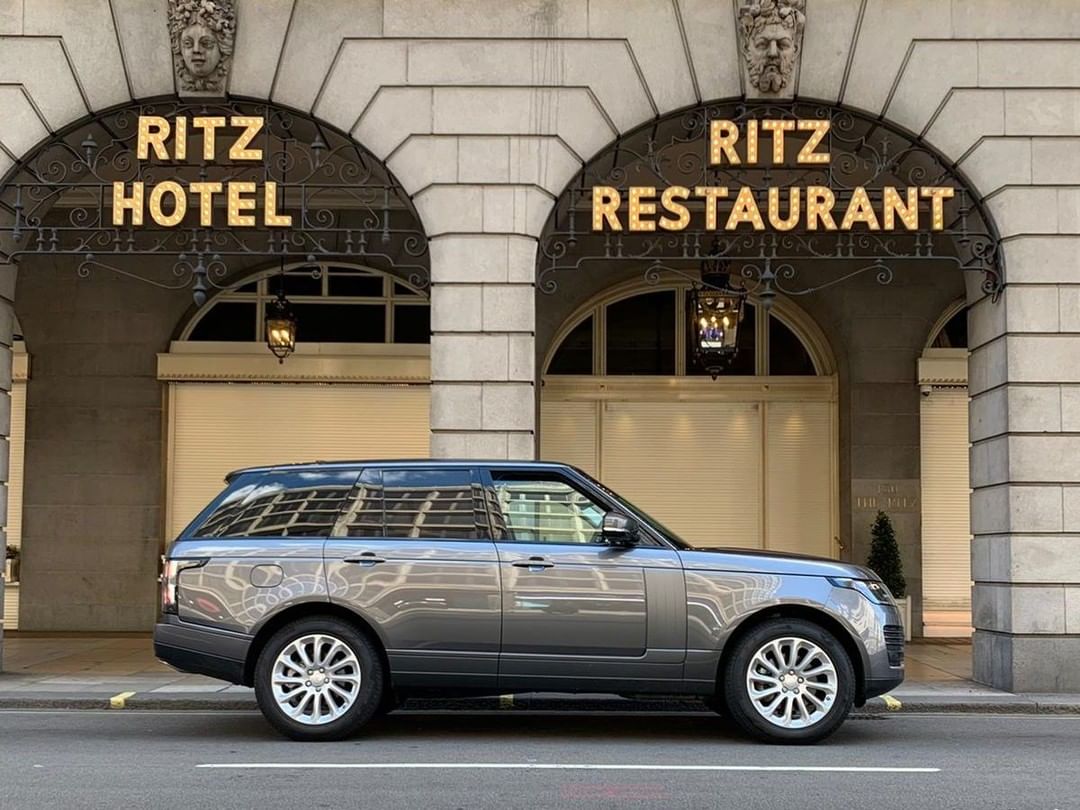 Range Rover Hire - Season Car Rental - Contact Us - 08442274473